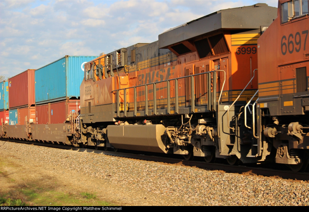 BNSF 6999